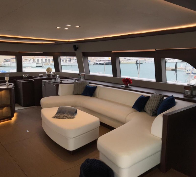 MARIAH PRINCESS III Yacht Charter Details, Lagoon | CHARTERWORLD Luxury ...